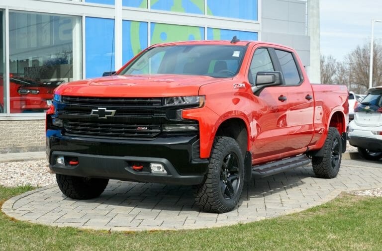 How To Engage 4 Wheel Drive On A Chevy Silverado?