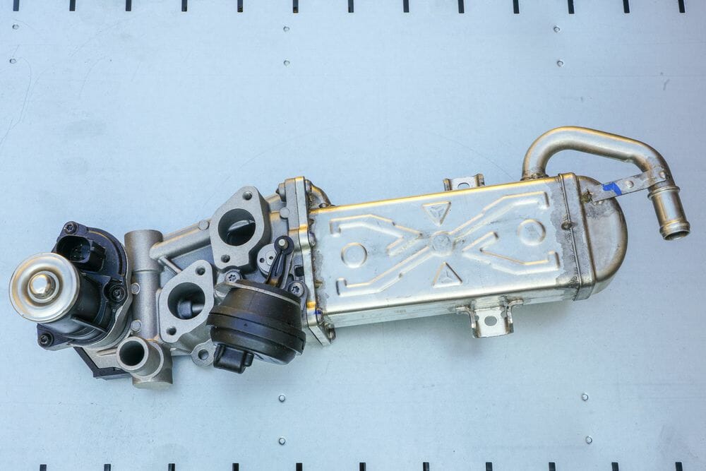 Check Engine Light Flashing And Car Shaking (Causes And Fixes)