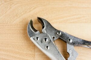 How To Tighten Loose Battery Terminals (Easy Fix)