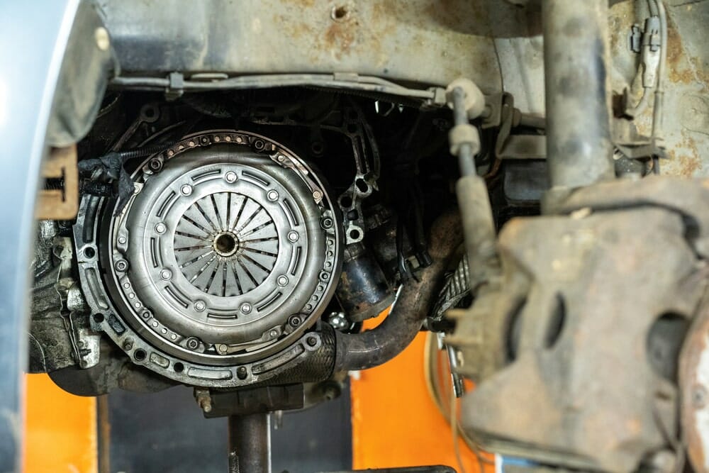 How To Know If Your Clutch Is Burnt Out (10 Symptoms)