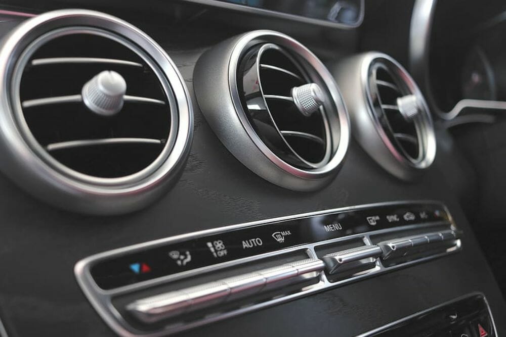 Air Only Blows Through Defrost Vents (Causes & Fix)