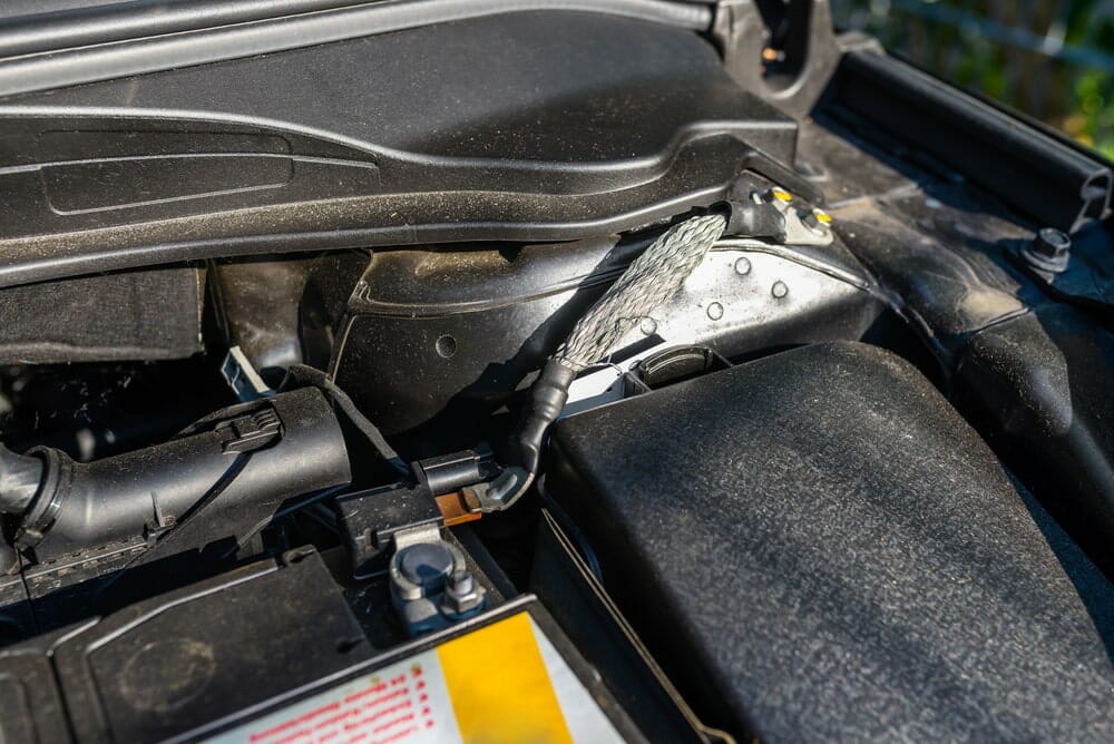6 Bad Engine Ground Strap Symptoms (How To Test A Ground Cable)