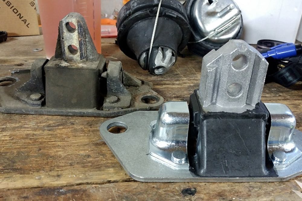 6 Bad Engine Mount Symptoms (How To Diagnose)