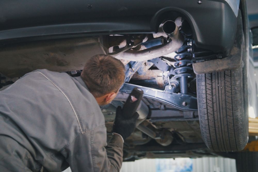 7 Bad Driveshaft Symptoms (Diagnose A Drive Shaft)