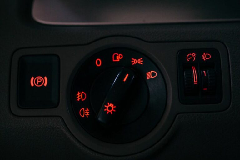 5 Causes Of Both Headlights Not Working (How To Fix)